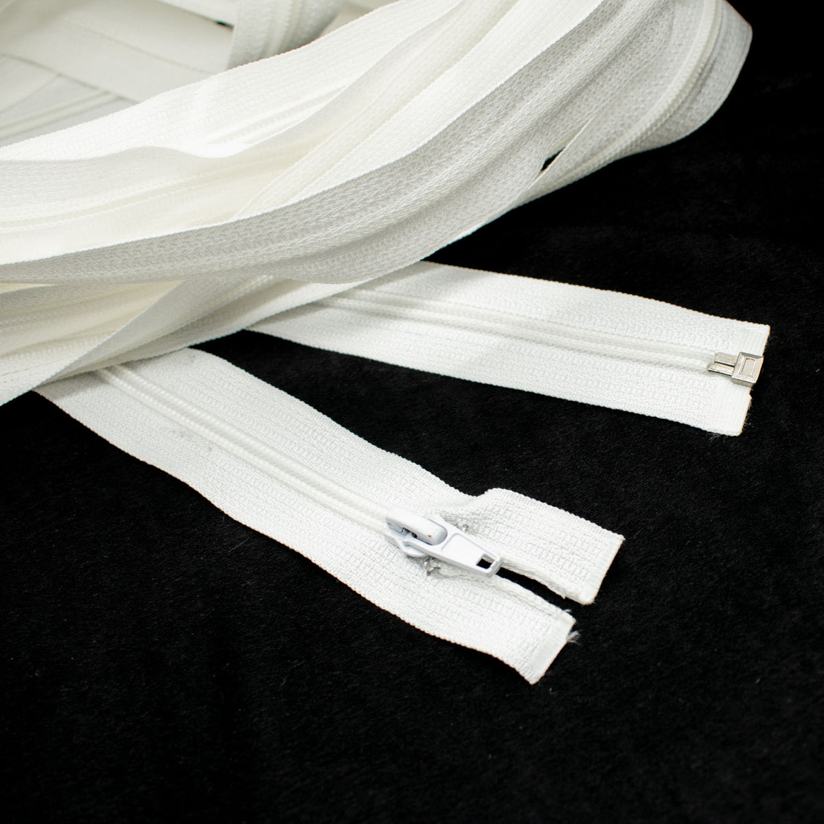 Size 5 White Open Ended Zip 7.5M – Homecraft Textiles